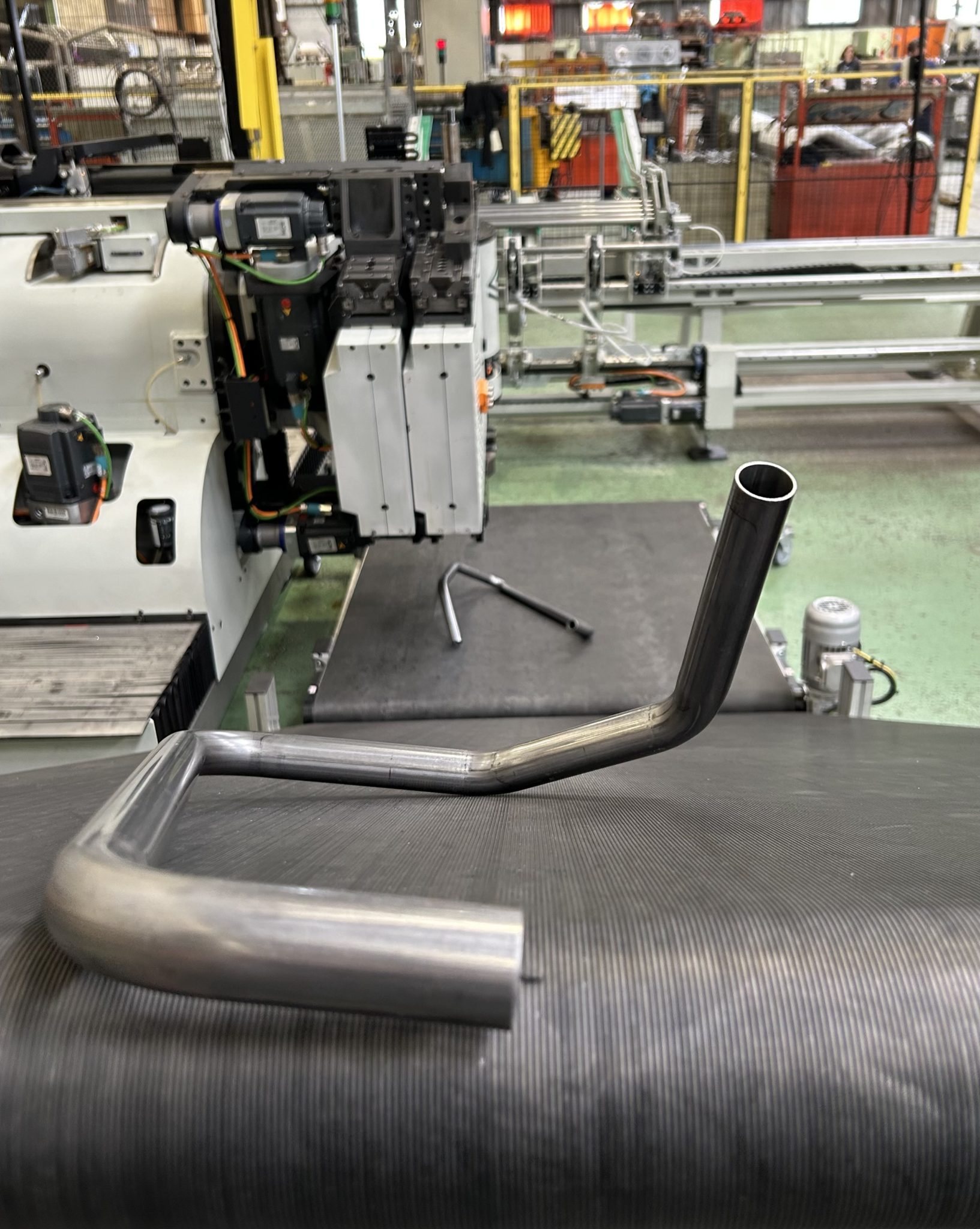 Cintrage de tubes acier, inox et alu. Toutes formes et toutes dimensions